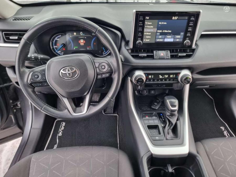 Pelēks Toyota RAV4 2023 Tauragė, ar dzinēja tilpumu 2.50 L un nobraukumu 268 tūkst. km par 18500 €, foto 14 vietnē AUTOMOTO.COM.LV