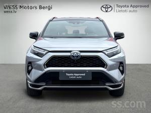 Grey Toyota RAV4 2023 in Riga, with an engine capacity of 2.50 L and mileage of 65 thousand km for 43990 €, photo 6 on AUTOMOTO.COM.LV