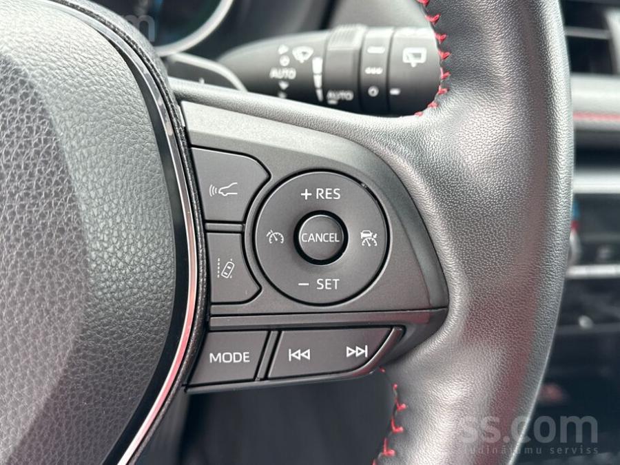 Grey Toyota RAV4 2023 in Riga, with an engine capacity of 2.50 L and mileage of 65 thousand km for 43990 €, photo 19 on AUTOMOTO.COM.LV