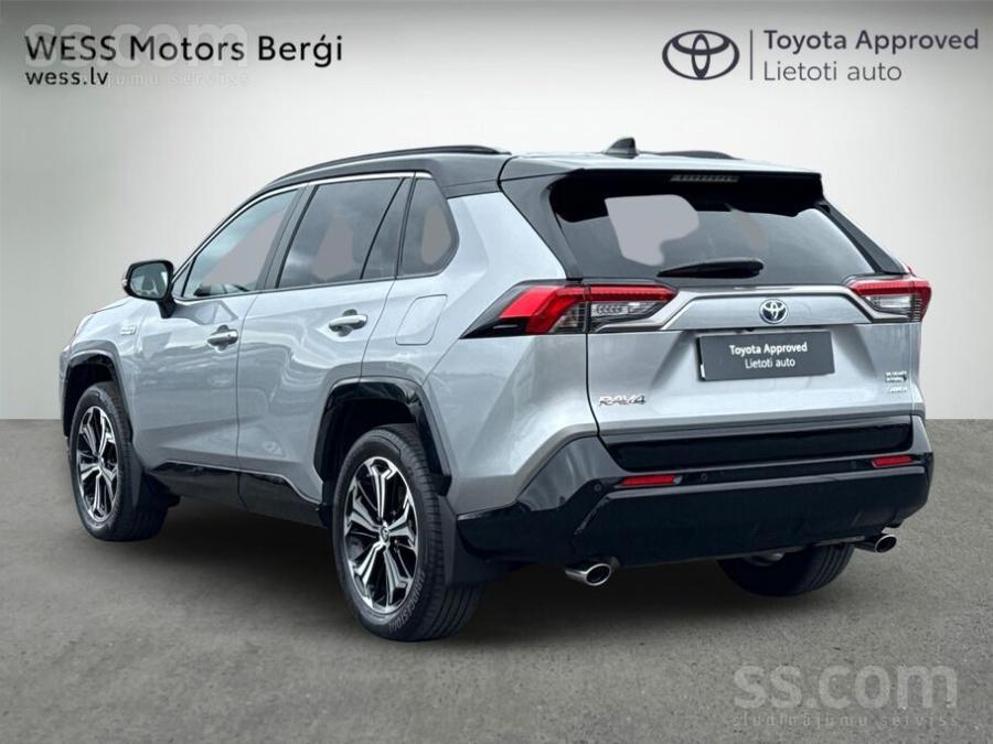 Grey Toyota RAV4 2023 in Riga, with an engine capacity of 2.50 L and mileage of 65 thousand km for 43990 €, photo 26 on AUTOMOTO.COM.LV