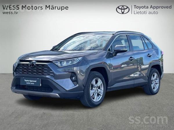 Pelēks Toyota RAV4 2023 Rīga, ar dzinēja tilpumu 2.00 L un nobraukumu 47 tūkst. km par 31990 €, foto 1 vietnē AUTOMOTO.COM.LV