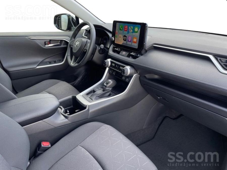 Pelēks Toyota RAV4 2023 Rīga, ar dzinēja tilpumu 2.00 L un nobraukumu 47 tūkst. km par 31990 €, foto 7 vietnē AUTOMOTO.COM.LV