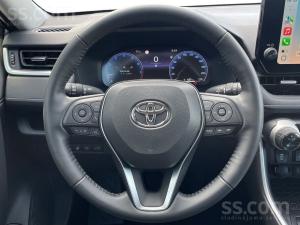 Pelēks Toyota RAV4 2023 Rīga, ar dzinēja tilpumu 2.00 L un nobraukumu 47 tūkst. km par 31990 €, foto 13 vietnē AUTOMOTO.COM.LV
