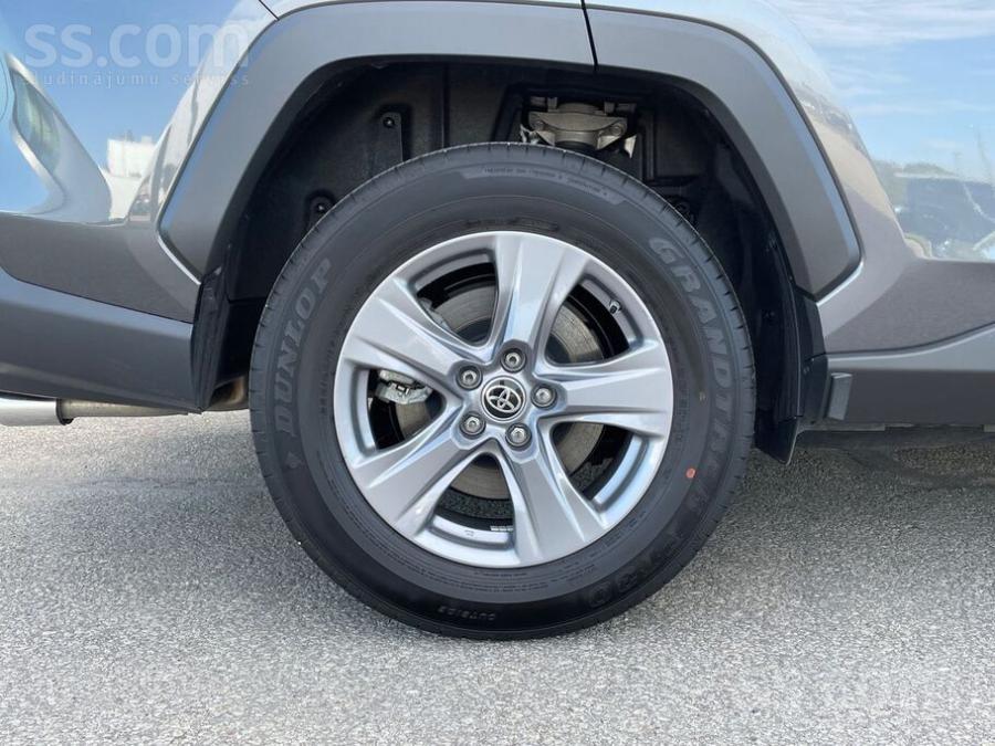 Pelēks Toyota RAV4 2023 Rīga, ar dzinēja tilpumu 2.00 L un nobraukumu 47 tūkst. km par 31990 €, foto 16 vietnē AUTOMOTO.COM.LV