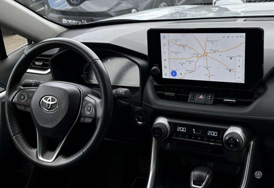 Grey Toyota RAV4 2023 in Vilnius, with an engine capacity of 2.49 L and mileage of 122 thousand km for 28990 €, photo 24 on AUTOMOTO.COM.LV