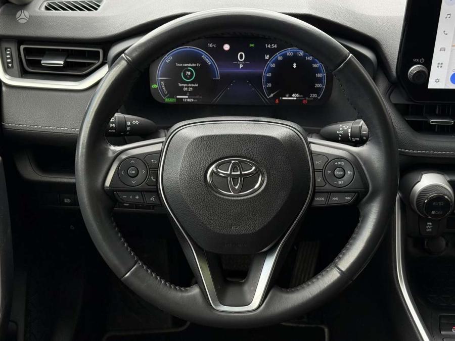 Grey Toyota RAV4 2023 in Vilnius, with an engine capacity of 2.49 L and mileage of 122 thousand km for 28990 €, photo 26 on AUTOMOTO.COM.LV