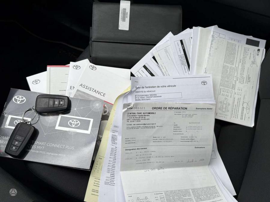 Grey Toyota RAV4 2023 in Vilnius, with an engine capacity of 2.49 L and mileage of 122 thousand km for 28990 €, photo 32 on AUTOMOTO.COM.LV