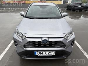 Pelēks Toyota RAV4 2023 Rīga, ar dzinēja tilpumu 2.50 L un nobraukumu 72 tūkst. km par 29000 €, foto 3 vietnē AUTOMOTO.COM.LV