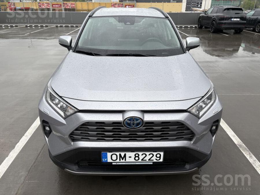 Pelēks Toyota RAV4 2023 Rīga, ar dzinēja tilpumu 2.50 L un nobraukumu 72 tūkst. km par 29000 €, foto 3 vietnē AUTOMOTO.COM.LV