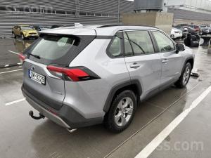 Pelēks Toyota RAV4 2023 Rīga, ar dzinēja tilpumu 2.50 L un nobraukumu 72 tūkst. km par 29000 €, foto 5 vietnē AUTOMOTO.COM.LV