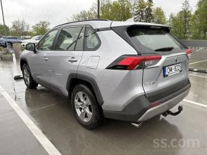 Pelēks Toyota RAV4 2023 Rīga, ar dzinēja tilpumu 2.50 L un nobraukumu 72 tūkst. km par 29000 €, foto 7 vietnē AUTOMOTO.COM.LV