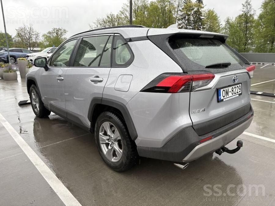 Pelēks Toyota RAV4 2023 Rīga, ar dzinēja tilpumu 2.50 L un nobraukumu 72 tūkst. km par 29000 €, foto 7 vietnē AUTOMOTO.COM.LV
