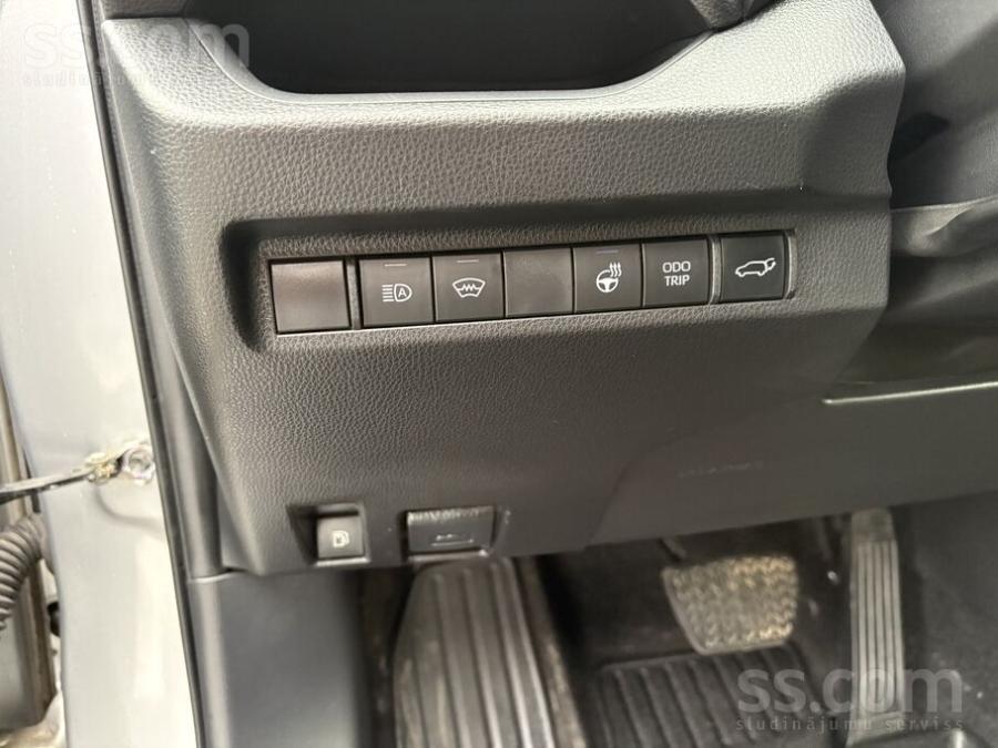Pelēks Toyota RAV4 2023 Rīga, ar dzinēja tilpumu 2.50 L un nobraukumu 72 tūkst. km par 29000 €, foto 12 vietnē AUTOMOTO.COM.LV