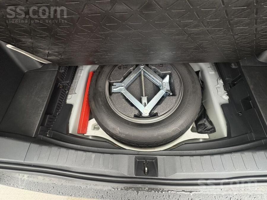 Pelēks Toyota RAV4 2023 Rīga, ar dzinēja tilpumu 2.50 L un nobraukumu 72 tūkst. km par 29000 €, foto 18 vietnē AUTOMOTO.COM.LV