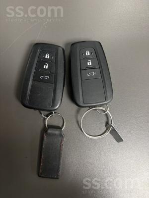 Pelēks Toyota RAV4 2023 Rīga, ar dzinēja tilpumu 2.50 L un nobraukumu 72 tūkst. km par 29000 €, foto 23 vietnē AUTOMOTO.COM.LV