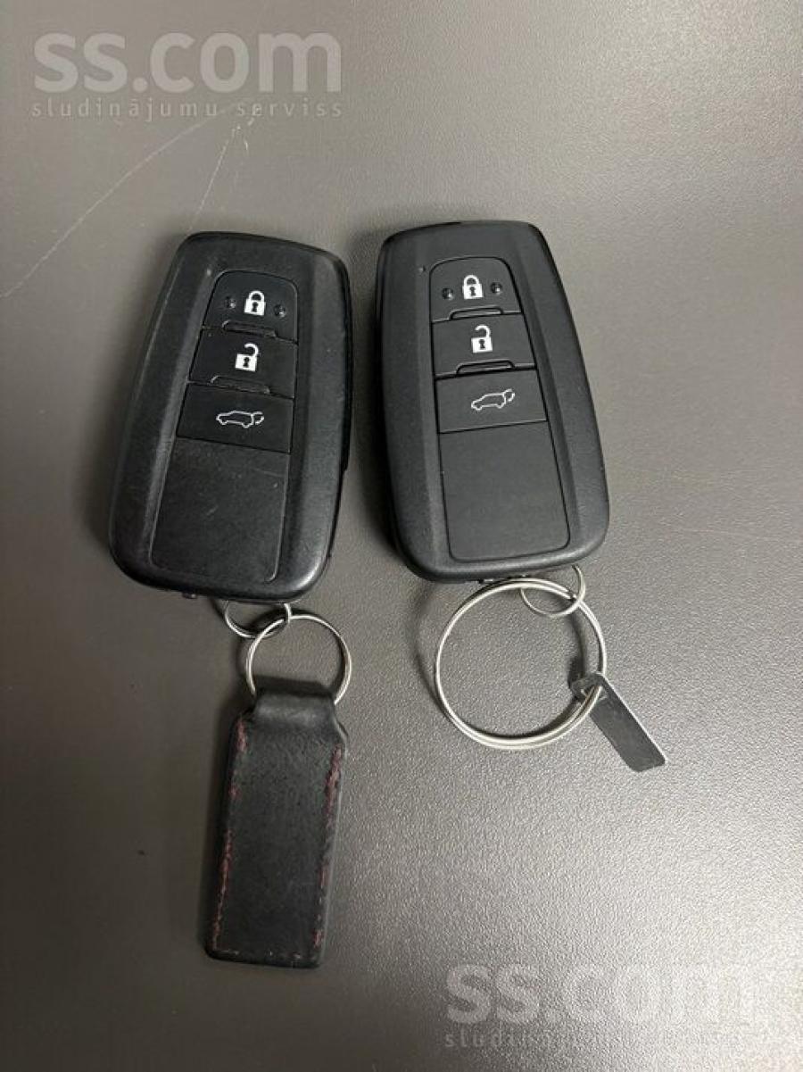 Pelēks Toyota RAV4 2023 Rīga, ar dzinēja tilpumu 2.50 L un nobraukumu 72 tūkst. km par 29000 €, foto 23 vietnē AUTOMOTO.COM.LV