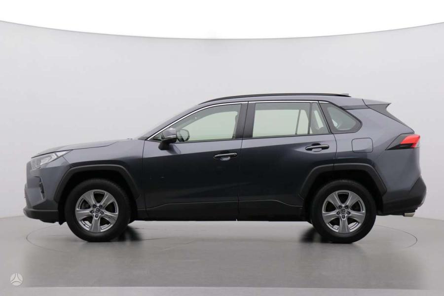 Grey Toyota RAV4 2023 in Vilnius, with an engine capacity of 1.99 L and mileage of 78 thousand km for 26900 €, photo 5 on AUTOMOTO.COM.LV