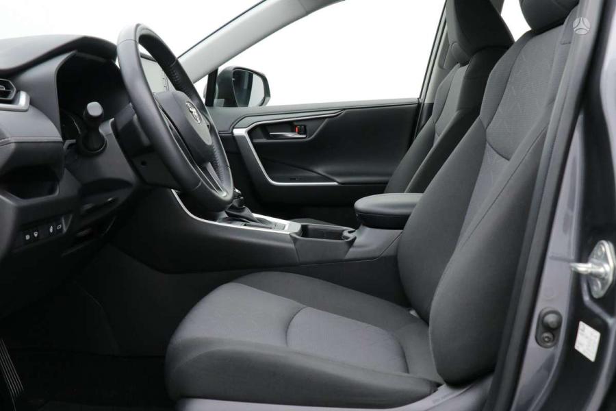 Grey Toyota RAV4 2023 in Vilnius, with an engine capacity of 1.99 L and mileage of 78 thousand km for 26900 €, photo 13 on AUTOMOTO.COM.LV