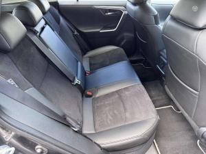 Pelēks Toyota RAV4 2023 Viļņa, ar dzinēja tilpumu 2.50 L un nobraukumu 92 tūkst. km par 31950 €, foto 10 vietnē AUTOMOTO.COM.LV