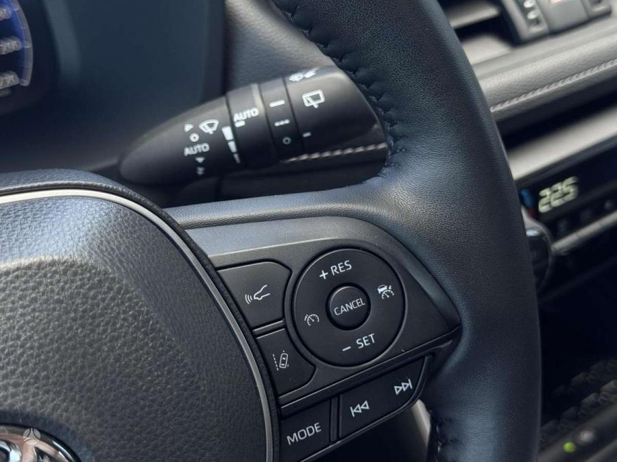 Pelēks Toyota RAV4 2023 Viļņa, ar dzinēja tilpumu 2.50 L un nobraukumu 92 tūkst. km par 31950 €, foto 19 vietnē AUTOMOTO.COM.LV