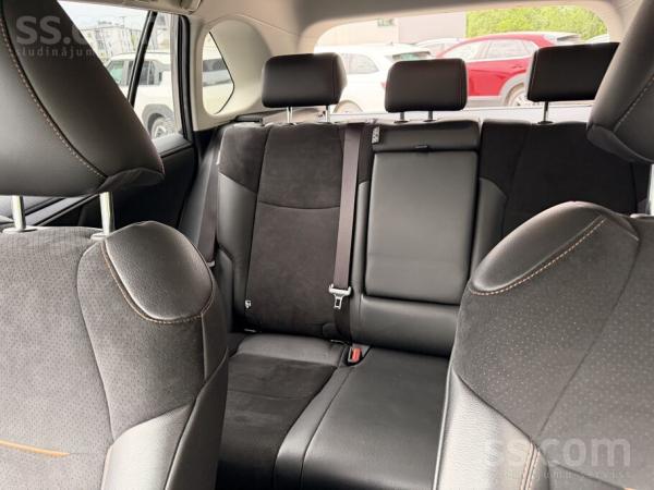Grey Toyota RAV4 2023 in Riga, with an engine capacity of 2.00 L and mileage of 42 thousand km for 29500 €, photo 7 on AUTOMOTO.COM.LV