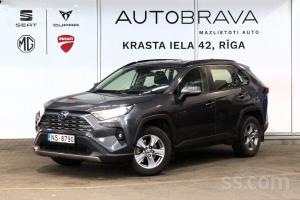 Серый Тойота РАВ 4 2023 в Рига, объемом двигателя 2.50 л и пробегом 31 тыс. км за 29800 €, фото  на AUTOMOTO.COM.LV