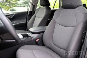 Grey Toyota RAV4 2023 in Riga, with an engine capacity of 2.50 L and mileage of 31 thousand km for 29800 €, photo 25 on AUTOMOTO.COM.LV