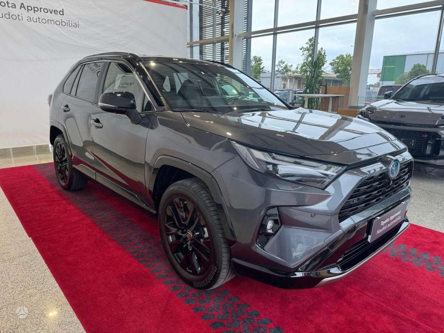 Pelēks Toyota RAV4 2023 Šauļi, ar dzinēja tilpumu 2.49 L un nobraukumu 24 tūkst. km par 36900 €, foto 3 vietnē AUTOMOTO.COM.LV