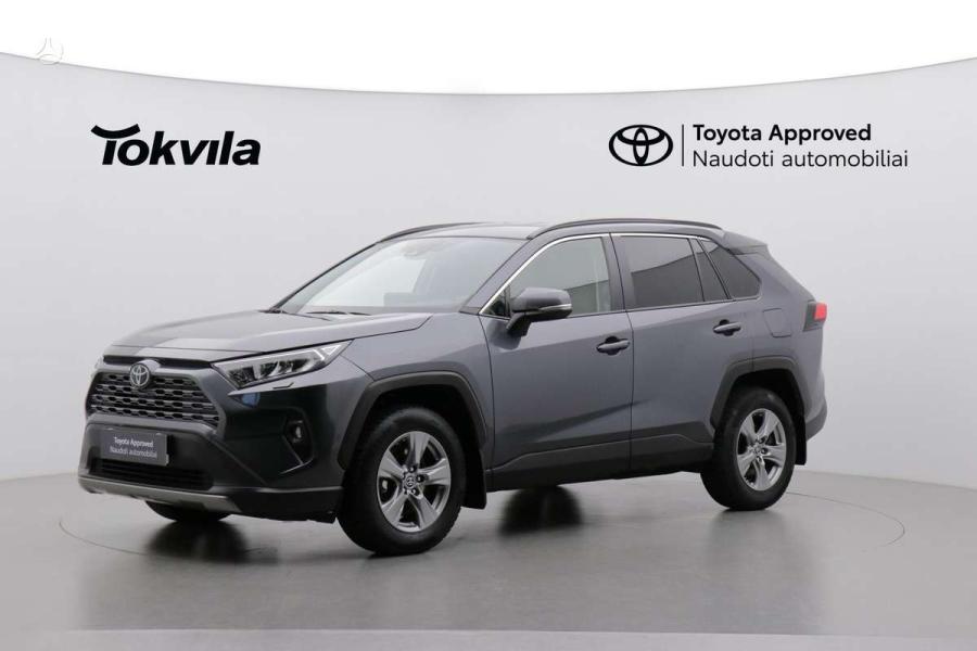 Grey Toyota RAV4 2023 in Vilnius, with an engine capacity of 1.99 L and mileage of 56 thousand km for 29900 €, photo 1 on AUTOMOTO.COM.LV