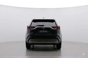 Grey Toyota RAV4 2023 in Vilnius, with an engine capacity of 1.99 L and mileage of 56 thousand km for 29900 €, photo 6 on AUTOMOTO.COM.LV