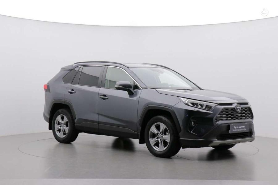 Grey Toyota RAV4 2023 in Vilnius, with an engine capacity of 1.99 L and mileage of 56 thousand km for 29900 €, photo 20 on AUTOMOTO.COM.LV