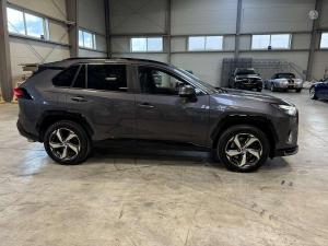 Grey Toyota RAV4 2023 in Vilnius, with an engine capacity of 2.49 L and mileage of 77 thousand km for 35999 €, photo 7 on AUTOMOTO.COM.LV