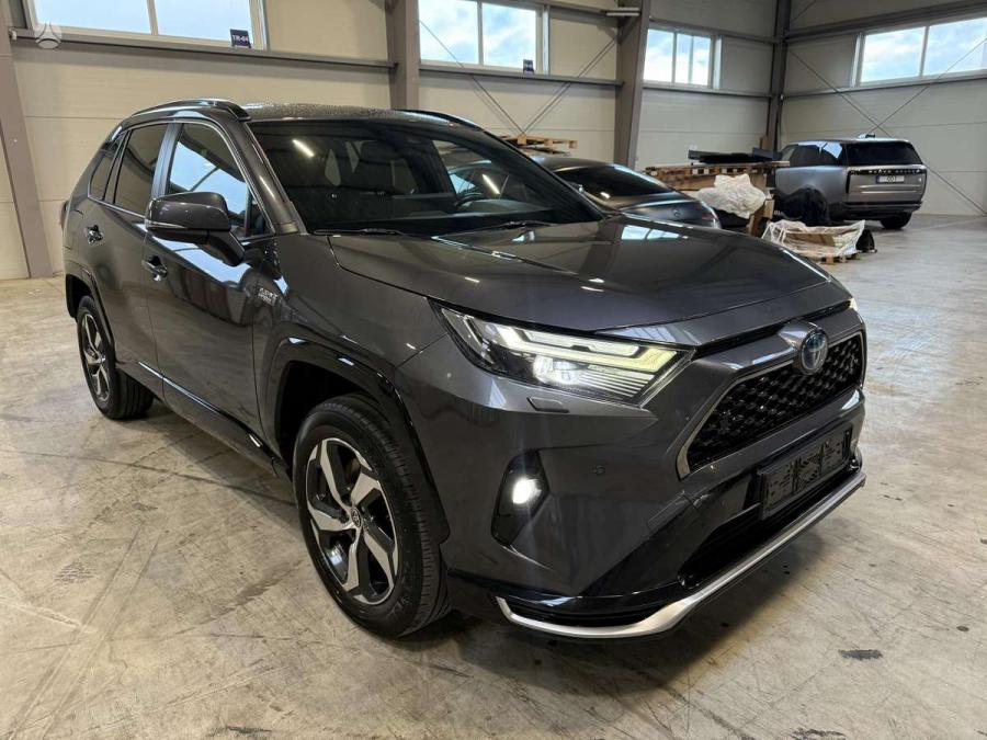 Grey Toyota RAV4 2023 in Vilnius, with an engine capacity of 2.49 L and mileage of 77 thousand km for 35999 €, photo 9 on AUTOMOTO.COM.LV