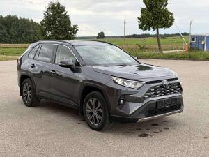 Grey Toyota RAV4 2023 in Ukmerge, with an engine capacity of 2.49 L and mileage of 149 thousand km for 25900 €, photo 3 on AUTOMOTO.COM.LV