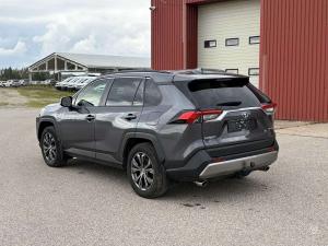 Grey Toyota RAV4 2023 in Ukmerge, with an engine capacity of 2.49 L and mileage of 149 thousand km for 25900 €, photo 5 on AUTOMOTO.COM.LV