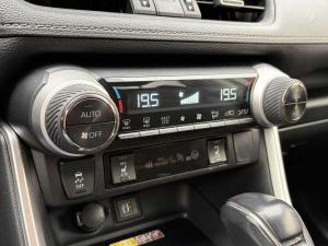 Grey Toyota RAV4 2023 in Ukmerge, with an engine capacity of 2.49 L and mileage of 149 thousand km for 25900 €, photo 14 on AUTOMOTO.COM.LV