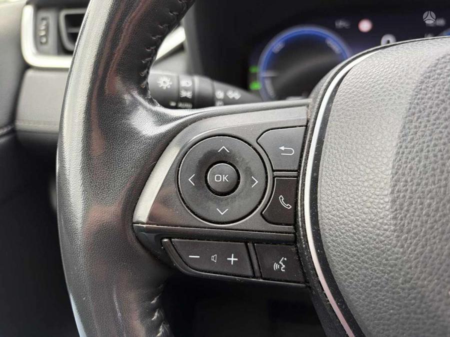 Grey Toyota RAV4 2023 in Ukmerge, with an engine capacity of 2.49 L and mileage of 149 thousand km for 25900 €, photo 16 on AUTOMOTO.COM.LV