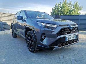 Grey Toyota RAV4 2023 in Vilnius, with an engine capacity of 2.50 L and mileage of 186 thousand km for 28700 €, photo  on AUTOMOTO.COM.LV