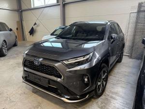 Grey Toyota RAV4 2023 in Vilnius, with an engine capacity of 2.49 L and mileage of 140 thousand km for 33999 €, photo 4 on AUTOMOTO.COM.LV