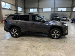 Grey Toyota RAV4 2023 in Vilnius, with an engine capacity of 2.49 L and mileage of 140 thousand km for 33999 €, photo 8 on AUTOMOTO.COM.LV