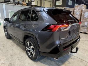 Grey Toyota RAV4 2023 in Vilnius, with an engine capacity of 2.49 L and mileage of 140 thousand km for 33999 €, photo 15 on AUTOMOTO.COM.LV