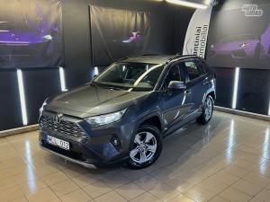 Pelēks Toyota RAV4 2023 Avižieniai, ar dzinēja tilpumu 2.00 L un nobraukumu 53 tūkst. km par 27950 €, foto  vietnē AUTOMOTO.COM.LV