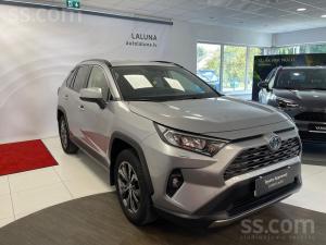 Grey Toyota RAV4 2023 in Jekabpils, with an engine capacity of 2.50 L and mileage of 112 thousand km for 32500 €, photo 3 on AUTOMOTO.COM.LV