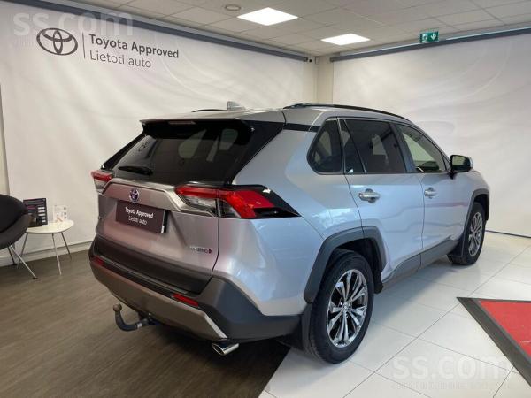 Pelēks Toyota RAV4 2023 Jēkabpils, ar dzinēja tilpumu 2.50 L un nobraukumu 112 tūkst. km par 32500 €, foto 5 vietnē AUTOMOTO.COM.LV