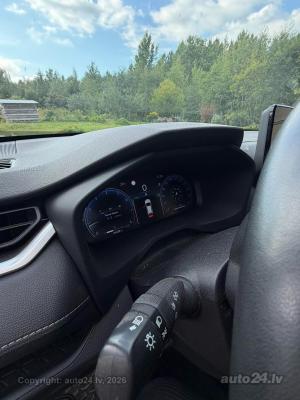 Pelēks Toyota RAV4 2023 Narva, ar dzinēja tilpumu 2.00 L un nobraukumu 32 tūkst. km par 34000 €, foto 6 vietnē AUTOMOTO.COM.LV