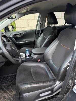 Pelēks Toyota RAV4 2023 Narva, ar dzinēja tilpumu 2.00 L un nobraukumu 32 tūkst. km par 34000 €, foto 8 vietnē AUTOMOTO.COM.LV