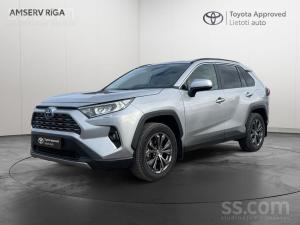 Pelēks Toyota RAV4 2023 Rīga, ar dzinēja tilpumu 2.50 L un nobraukumu 105 tūkst. km par 29900 €, foto  vietnē AUTOMOTO.COM.LV