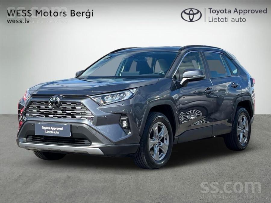 Grey Toyota RAV4 2023 in Riga, with an engine capacity of 2.00 L and mileage of 33 thousand km for 31990 €, photo 1 on AUTOMOTO.COM.LV