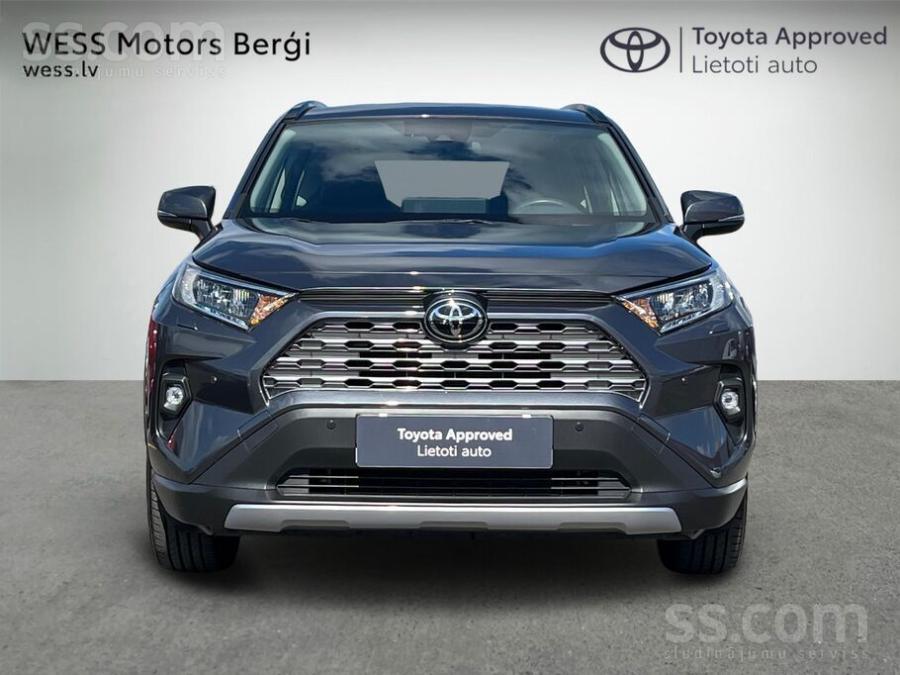 Grey Toyota RAV4 2023 in Riga, with an engine capacity of 2.00 L and mileage of 33 thousand km for 31990 €, photo 6 on AUTOMOTO.COM.LV