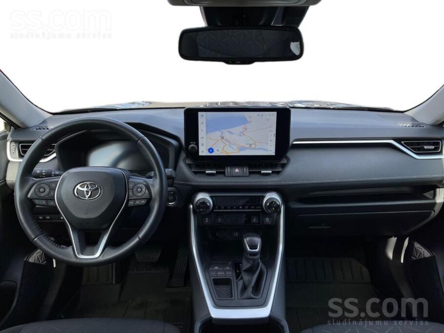 Grey Toyota RAV4 2023 in Riga, with an engine capacity of 2.00 L and mileage of 33 thousand km for 31990 €, photo 9 on AUTOMOTO.COM.LV